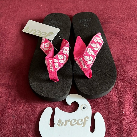 Reef | Shoes | Nwt Pink Reef Lily Thong Sandals Size 8 | Poshmark